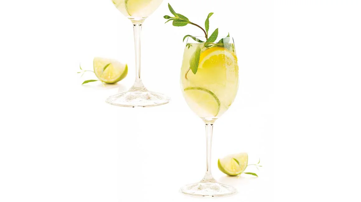 Summer Stylin' White Sangria Recipe | IGA